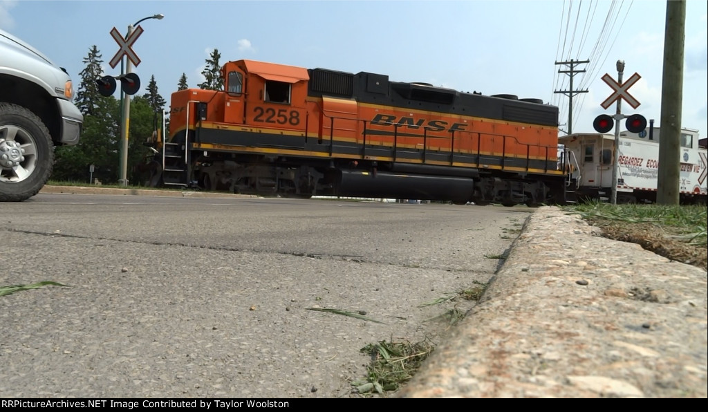 BNSF 2258